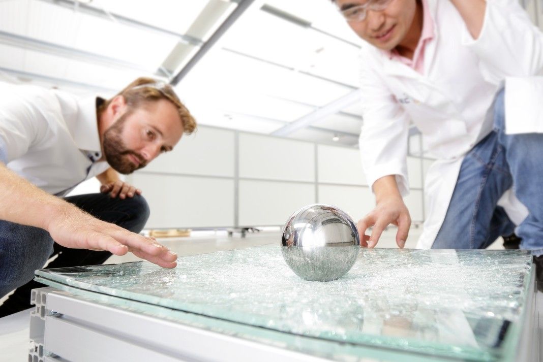 High tech glass centre | Glass & Glazing Products Magazine (GGP)