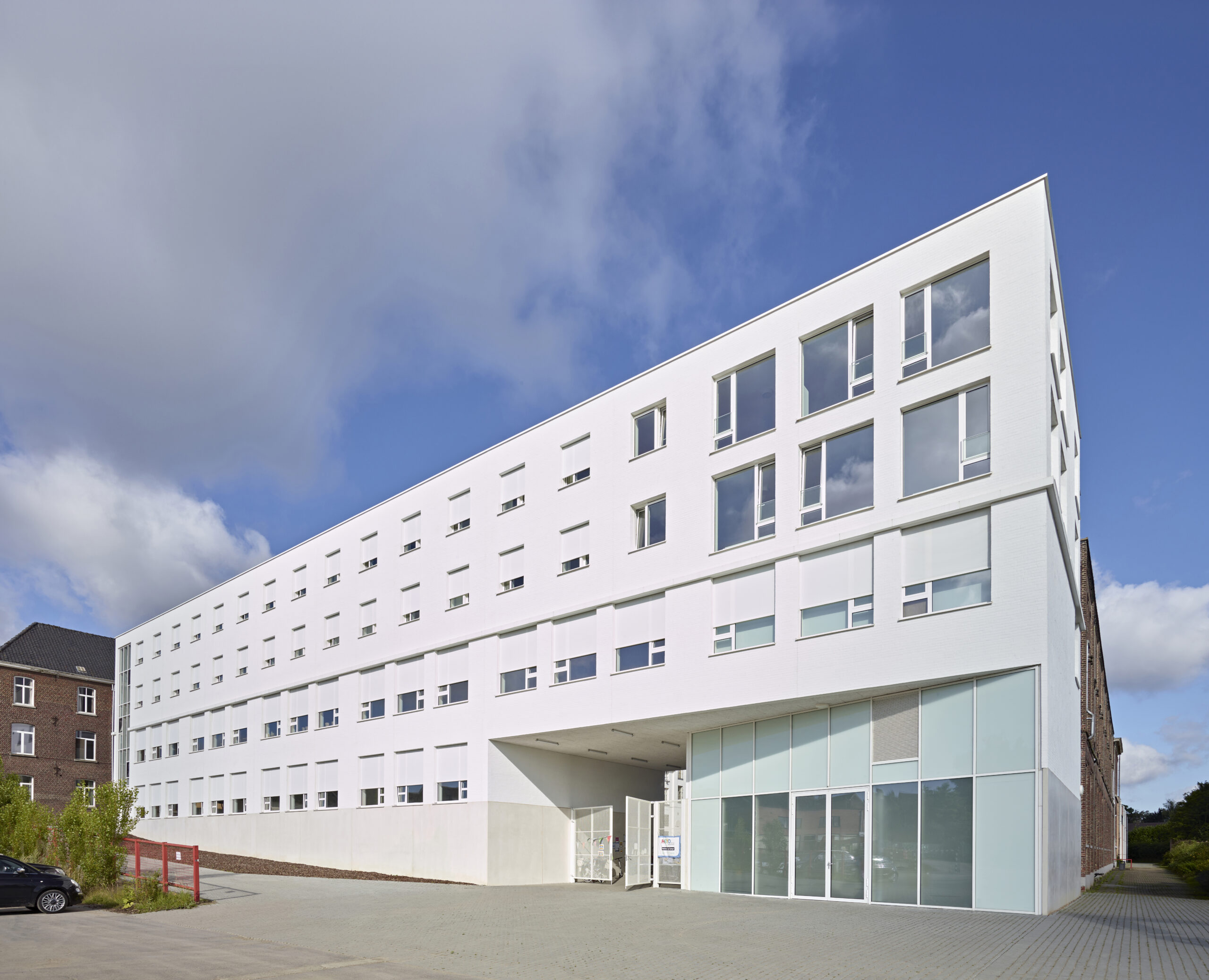 Sustainable school wing blends modern comfort with historic design ...